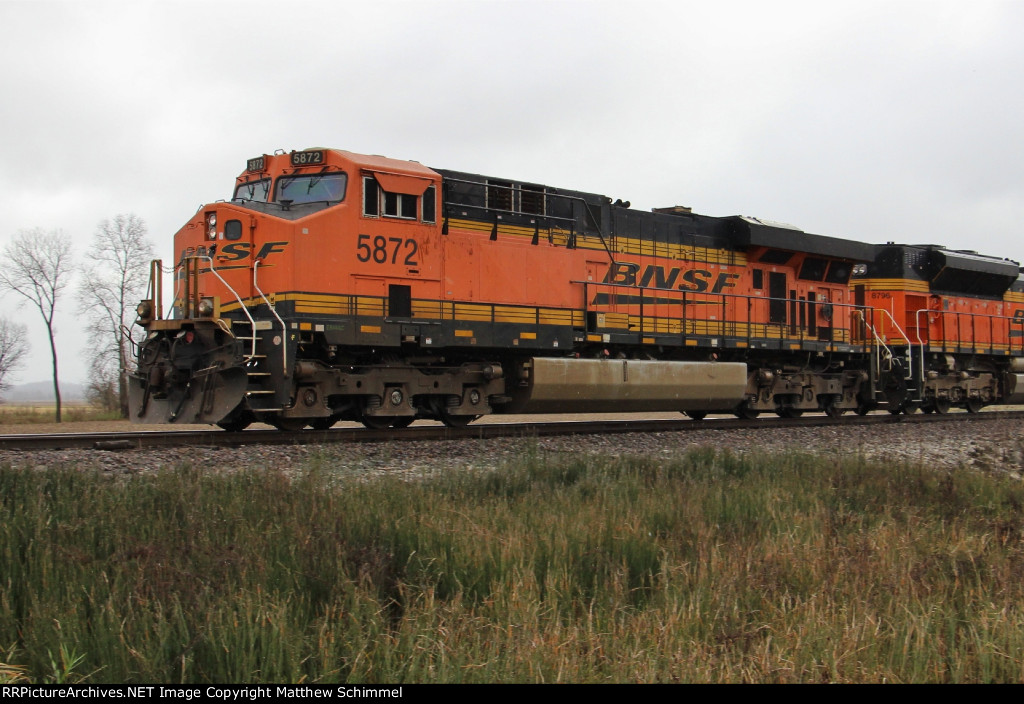 BNSF 5872 - DPU #2